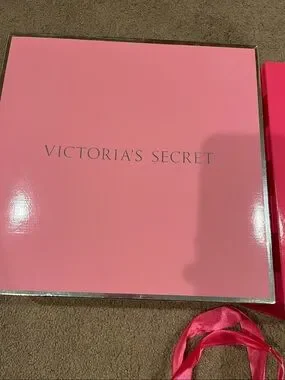 Victoria's Secret | Bags | Victorias Secret Hot Pink And Light Pink ...
